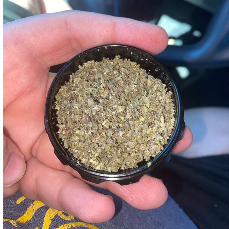 How to Get Kief Out of Grinder Screen Easily