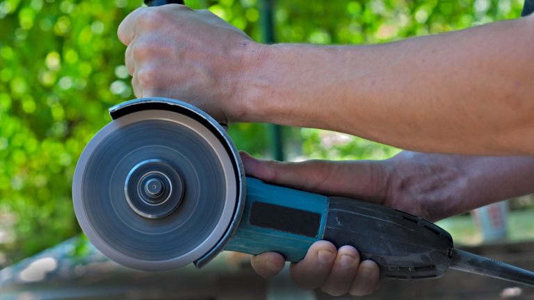 How to Remove Disc From Angle Grinder – Easy Guide